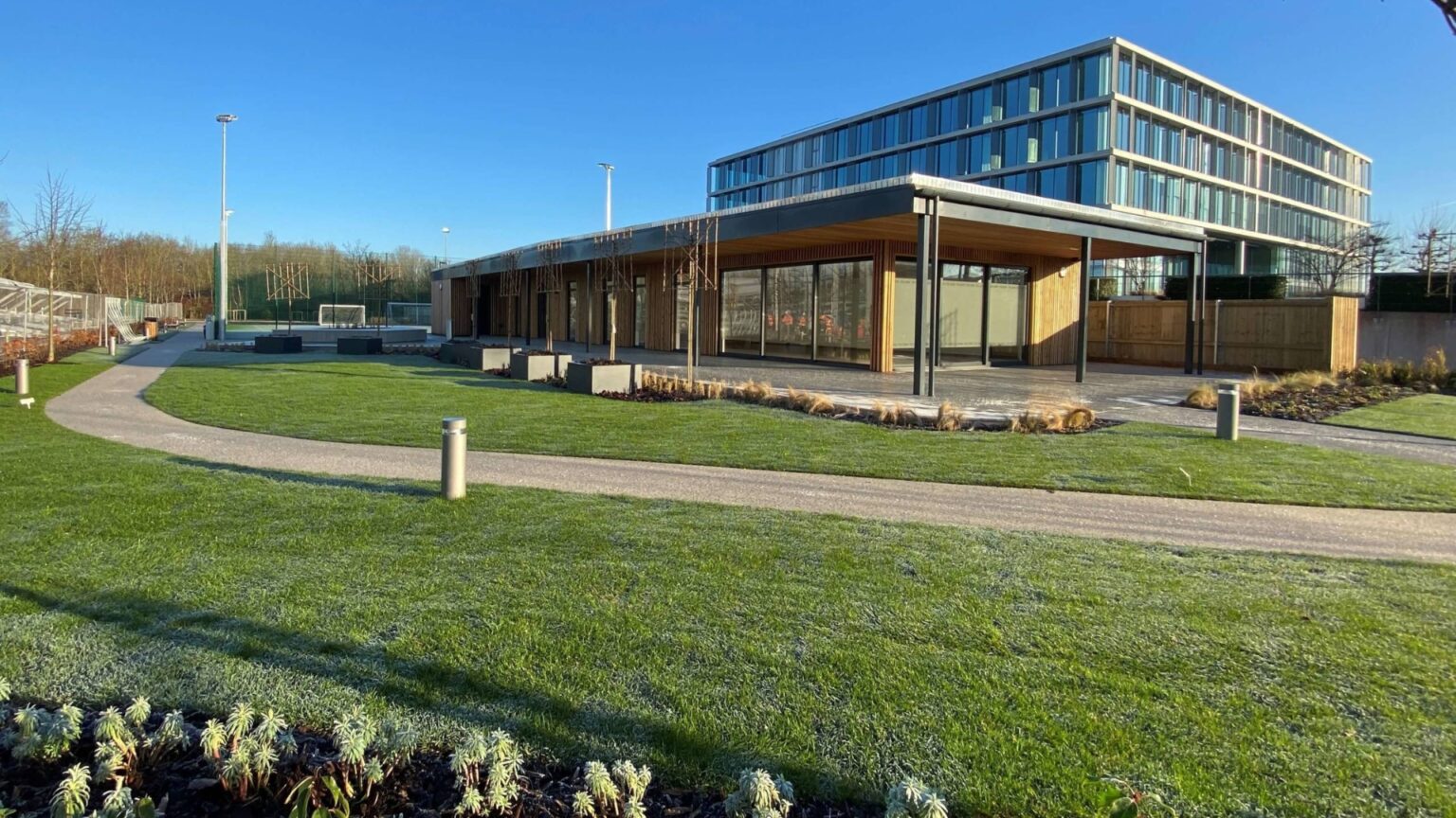 How to Book the Perfect Taxi to Winnersh Triangle Business Park - Crown ...